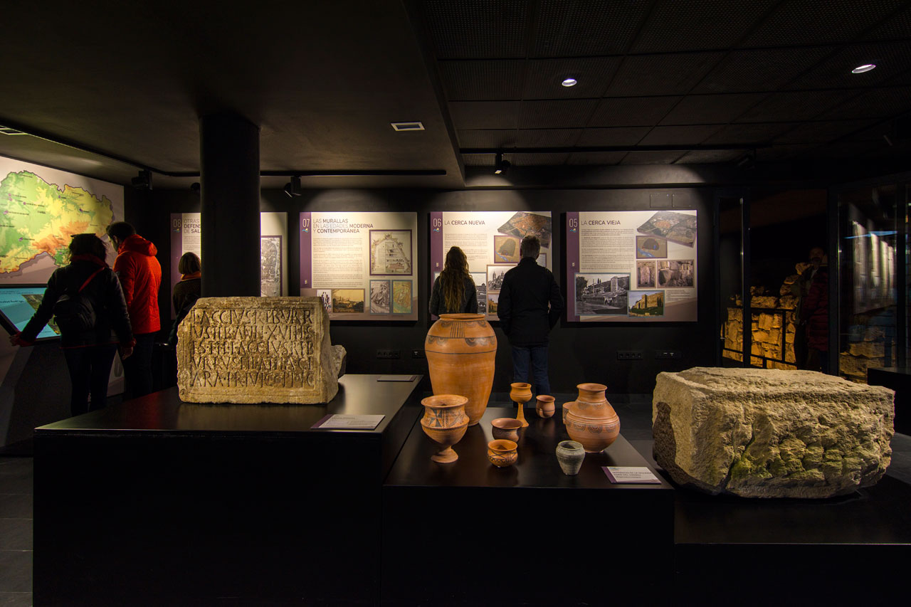 Interpretation center of the wall "Salmantica sedes antiqua castrorum ...