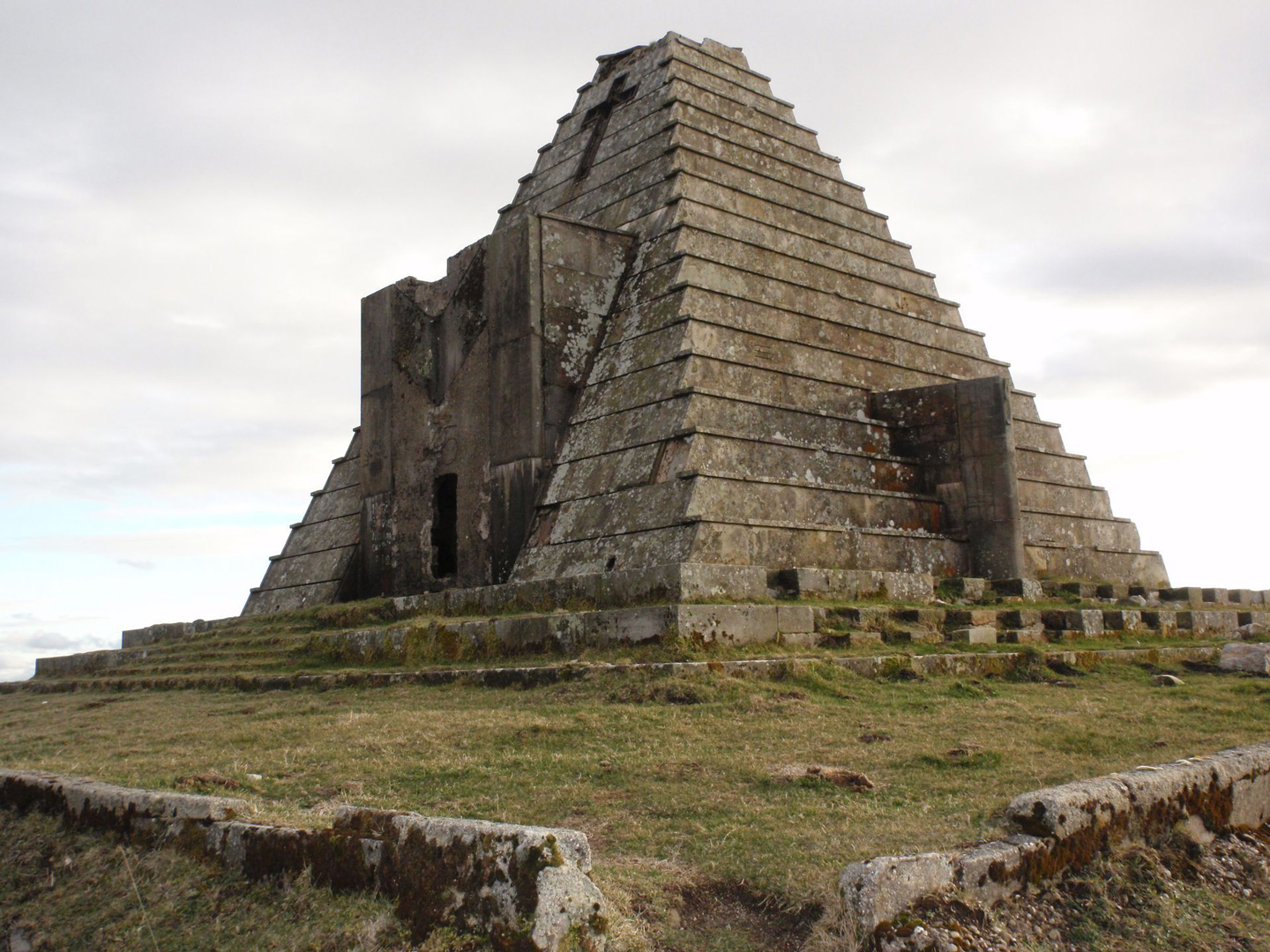 Pyramide des Italiens | Portal de Turismo de Castilla y León