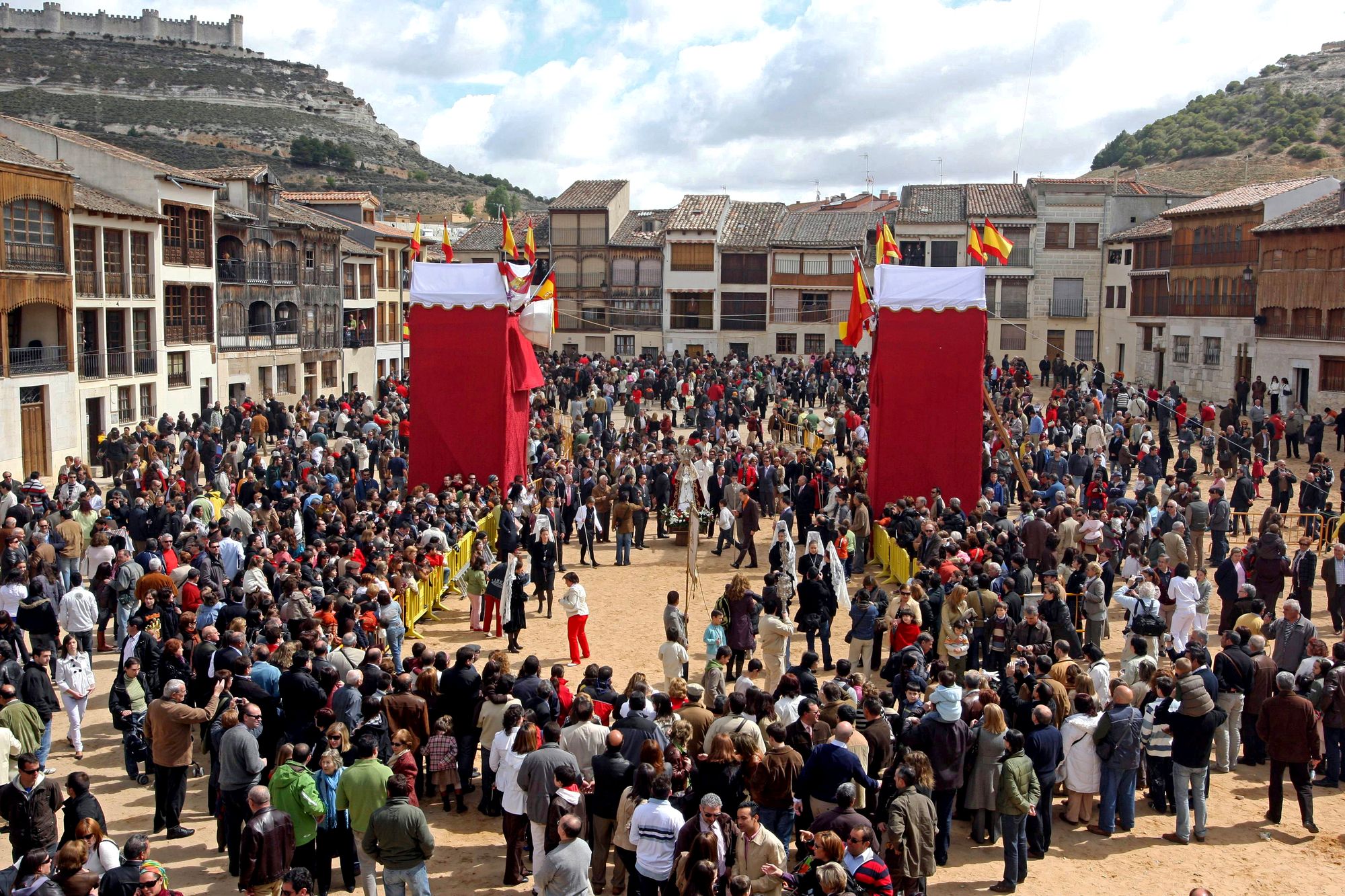 Holy Week in Peñafiel (Descent of Angel) | Portal de Turismo de Castilla y León