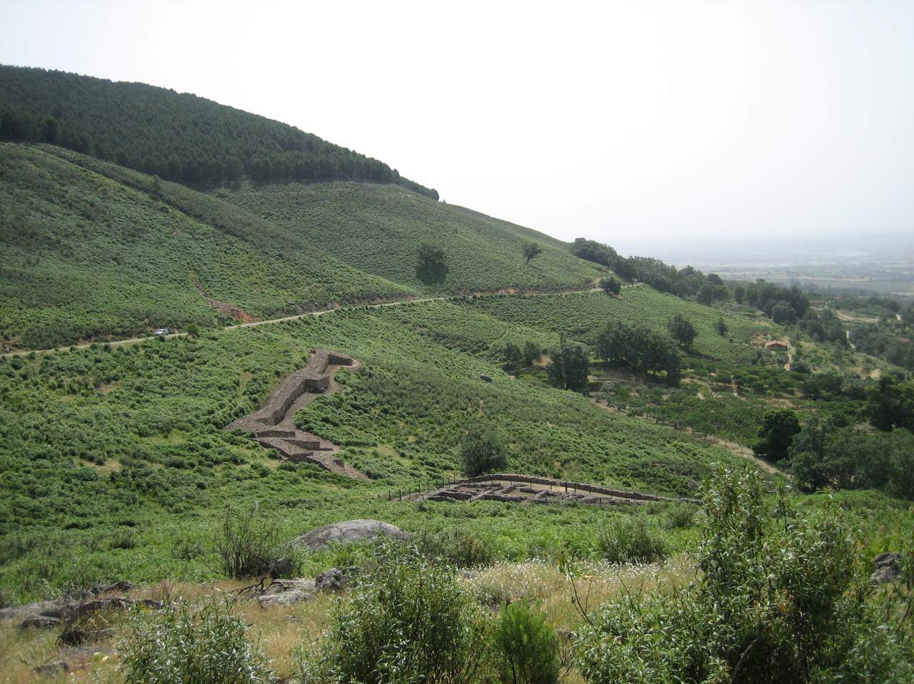 The Neolithic fortified settlement of the Raso | Portal de Turismo de ...