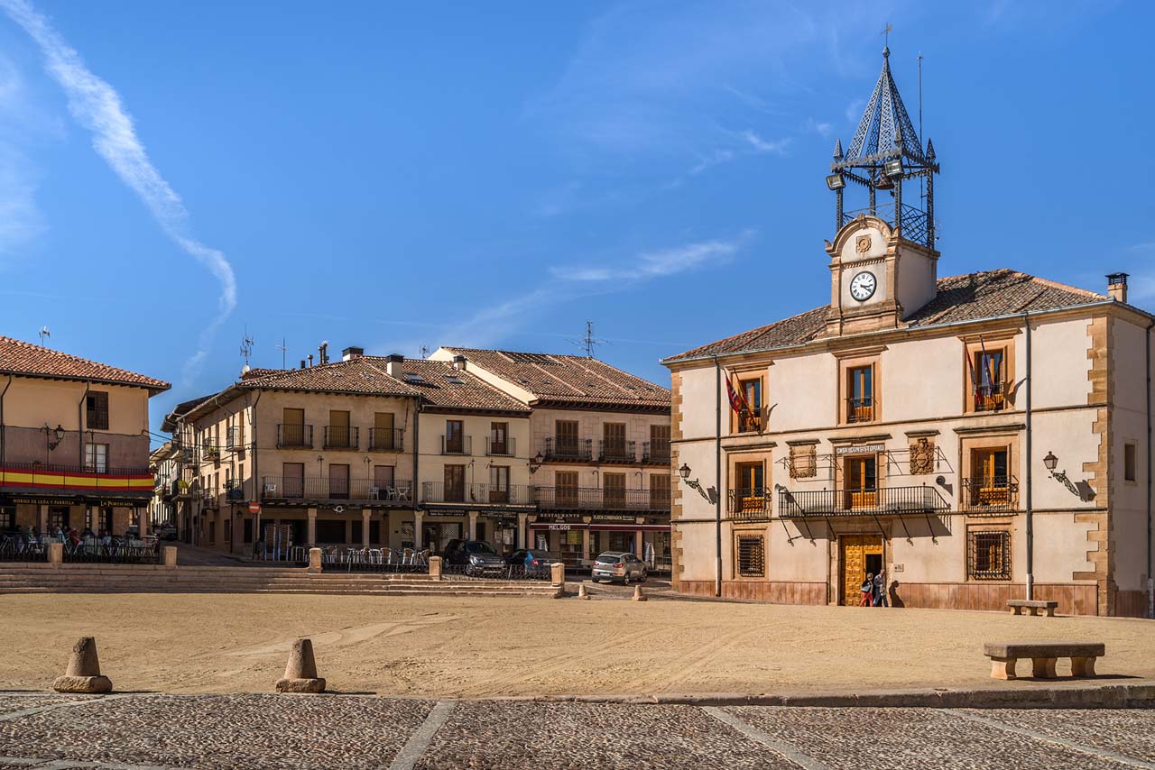 Los pueblos rojos y negros en la sierra de Ayllón de Segovia | Portal ...