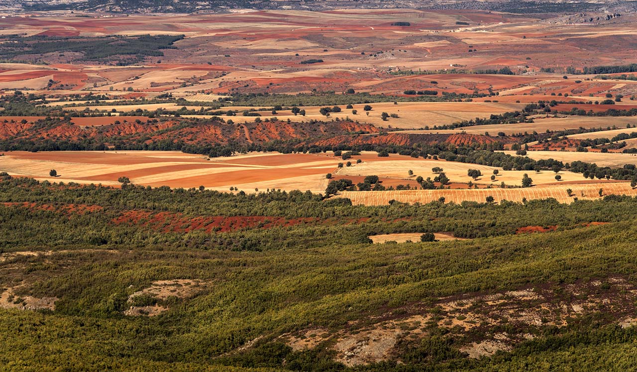 Los pueblos rojos y negros en la sierra de Ayllón de Segovia | Portal ...