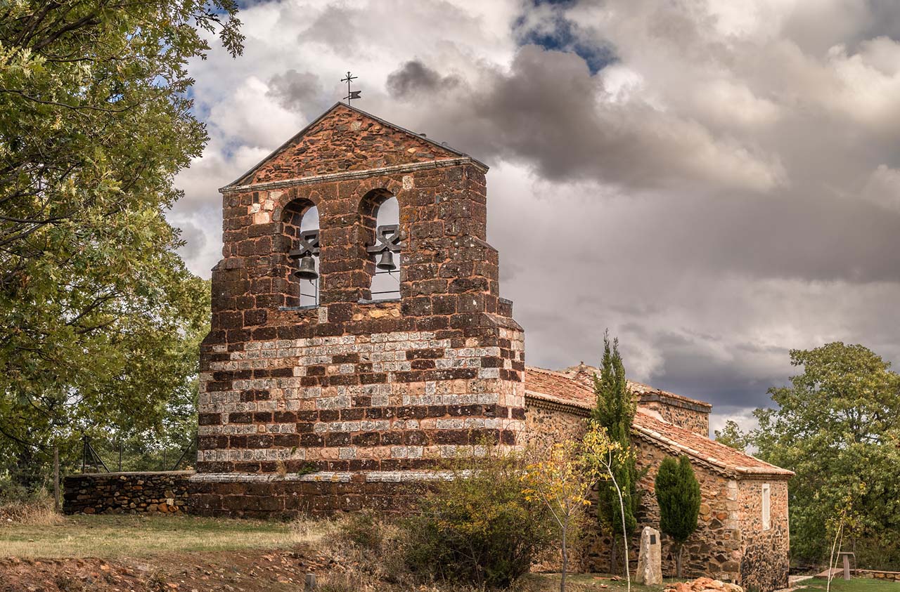 Los pueblos rojos y negros en la sierra de Ayllón de Segovia | Portal ...