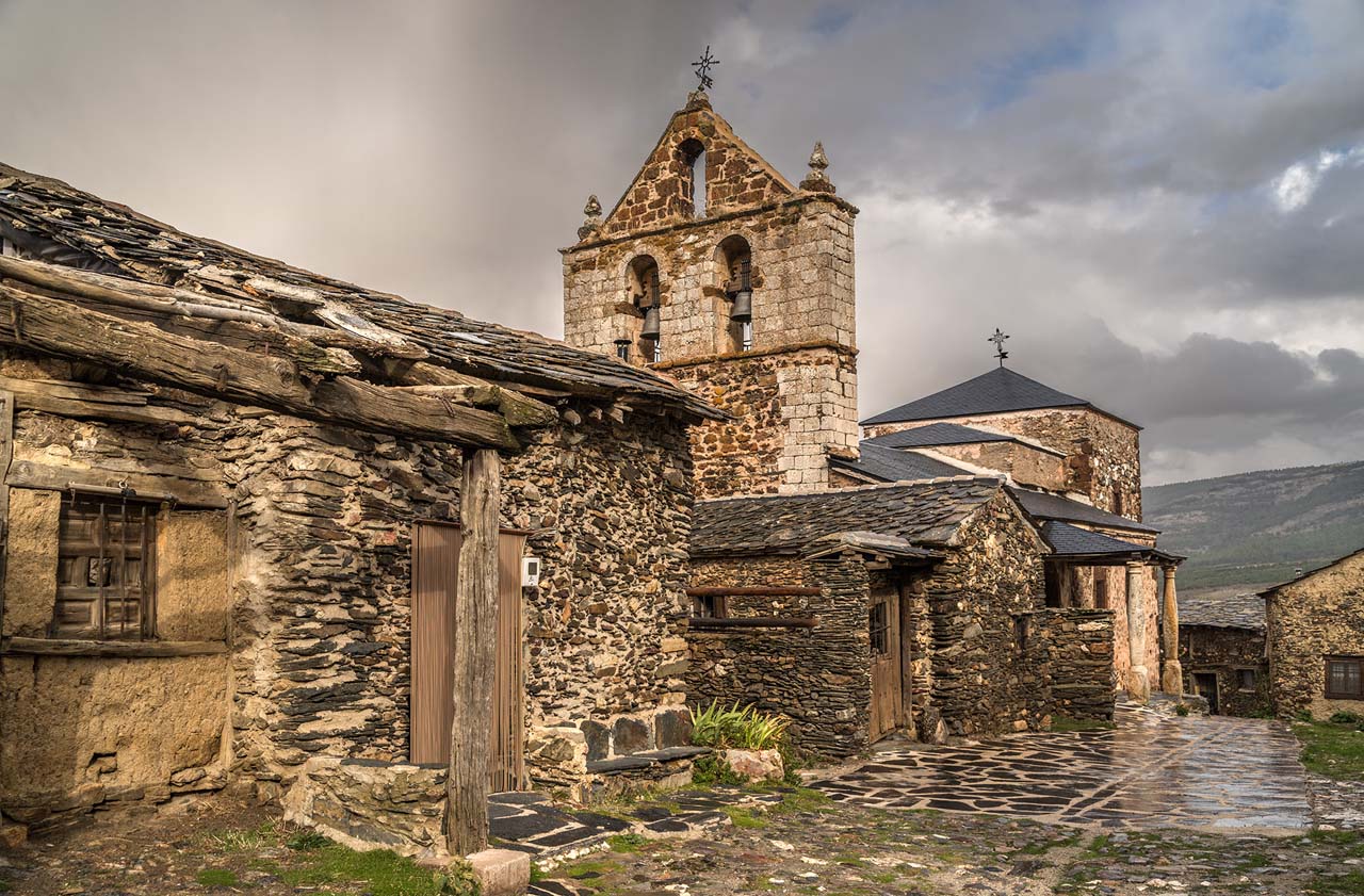 Los pueblos rojos y negros en la sierra de Ayllón de Segovia | Portal ...